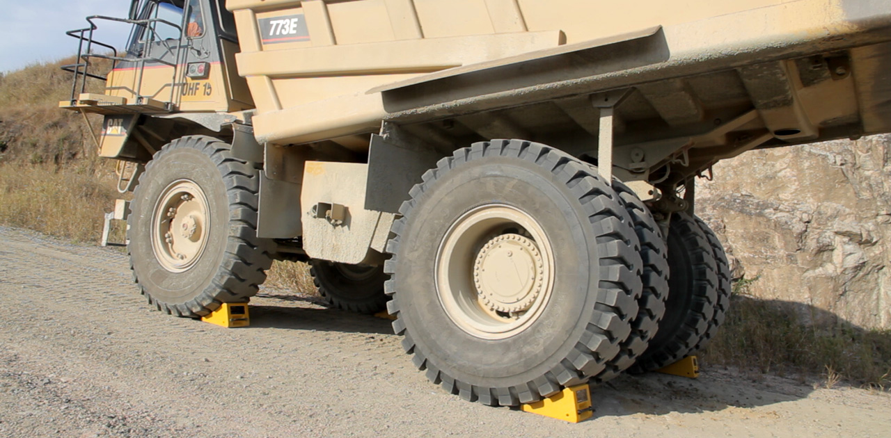 Stacko Blocks™ - Interlocking Cribbing Blocks | National Plastics ...